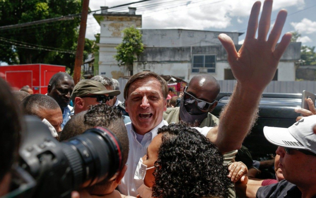 Bolsonaro volta a criticar urna eletrônica e cita o Chile - Contraponto ...